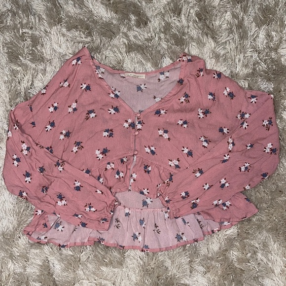 PacSun | Tops | Pink Floral Flowy Cropped Top | Poshmark